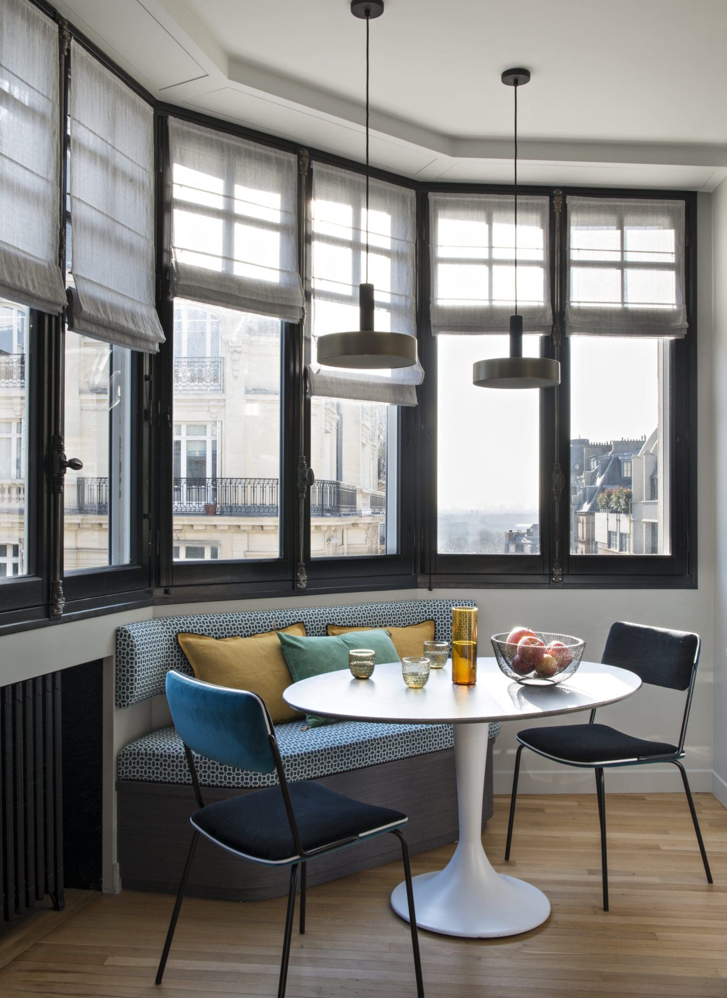 Paris, un appartement avec vue tour Eiffel | RD - Résidences Décoration ...