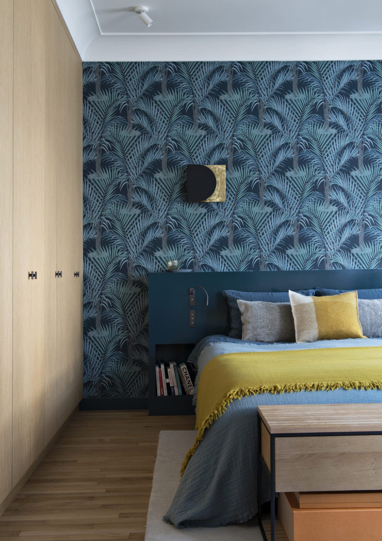 Paris, un appartement avec vue tour Eiffel | RD - Résidences Décoration ...